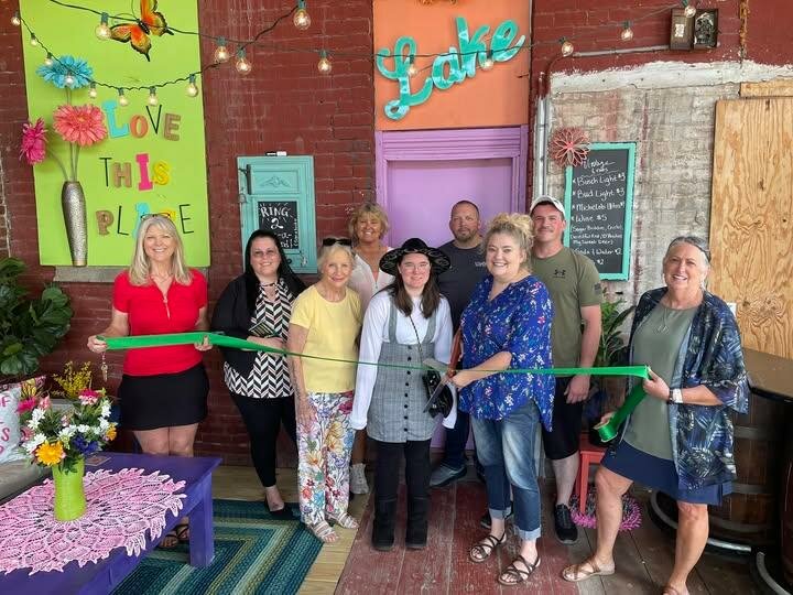 Vintage & Vine Celebrates Grand Opening In Warsaw - Clinton Daily Democrat