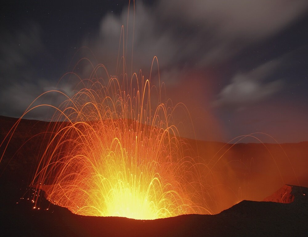 A volcano erupts in southwestern Iceland and spews magma in a ...