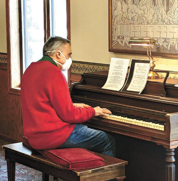 Christmas Carol Sing-Along - Inter-County Leader
