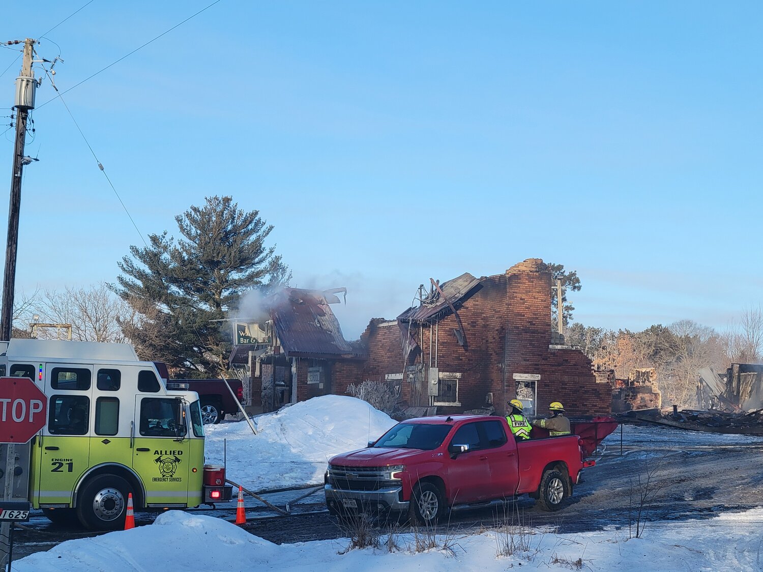 One person dies after escaping overnight bar fire at UW-Wanderoos ...