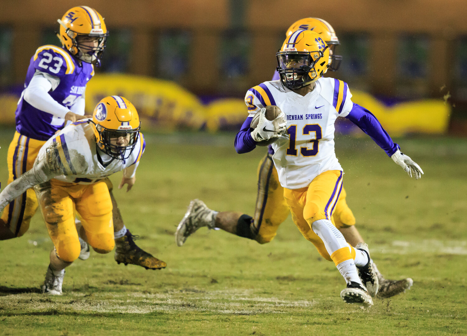 FOOTBALL | Denham Springs relies on its defense, withstands missed ...