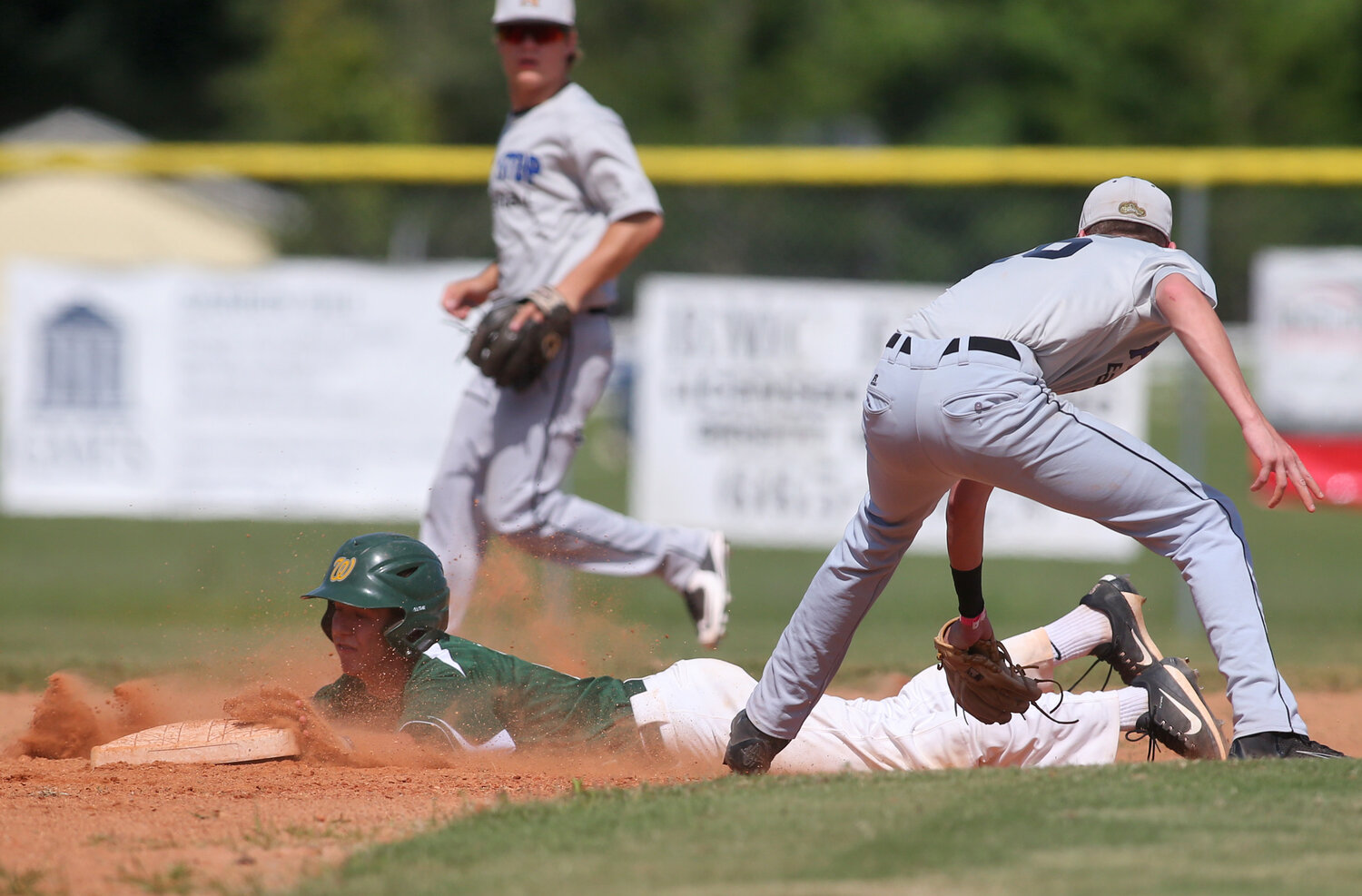 BASEBALL | St. Amant rallies for 4 runs in 7th inning to top Walker in ...