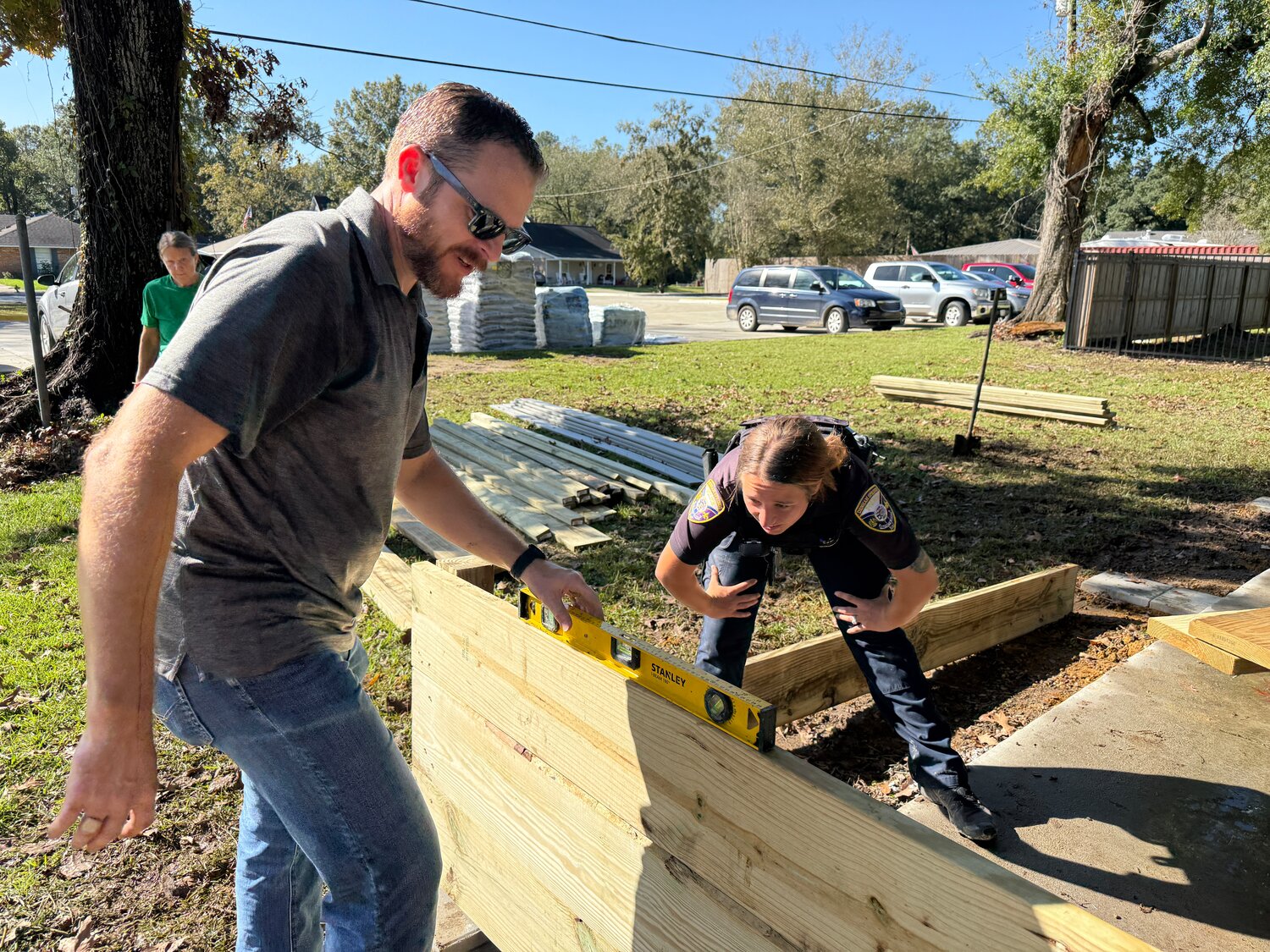Louisiana Master Gardeners build new beds at Livingston Parish Council ...