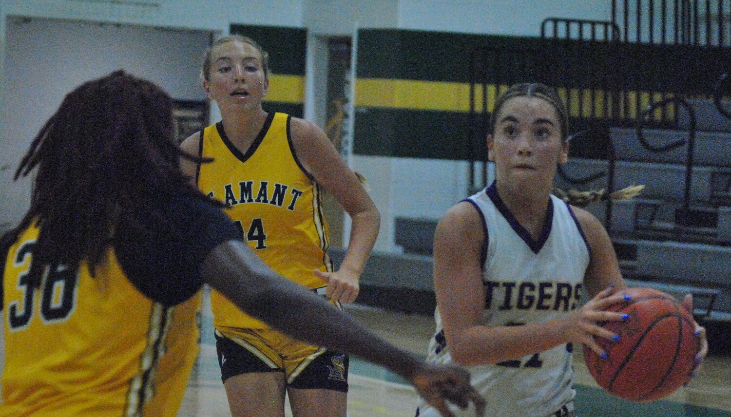 BASKETBALL | Doyle’s young team hangs tough in 1st half against solid ...