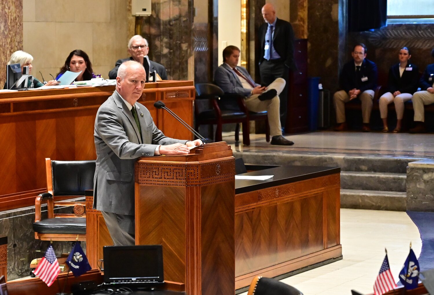 Senate advances 5-1 Republican congressional map to House - Livingston ...