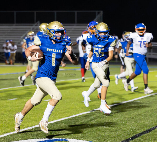 Mustangs Outscore the Jaguars, 22-8 | The Mckenzie Banner