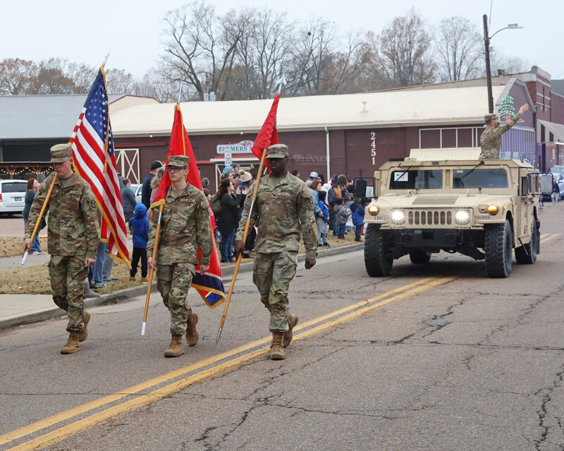 McKenzie Parade Draws Crowd | The Mckenzie Banner