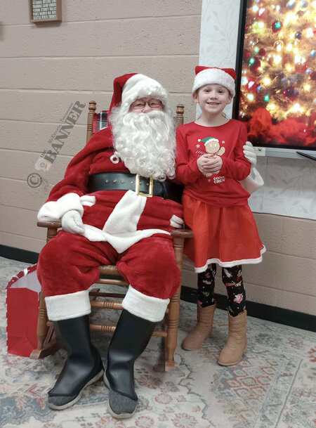 Richard Carroll Elementary Hosts Pictures With Santa, Community Photos ...