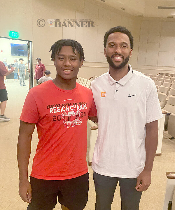 Titans Player Speaks to Local Football Teams | The Mckenzie Banner