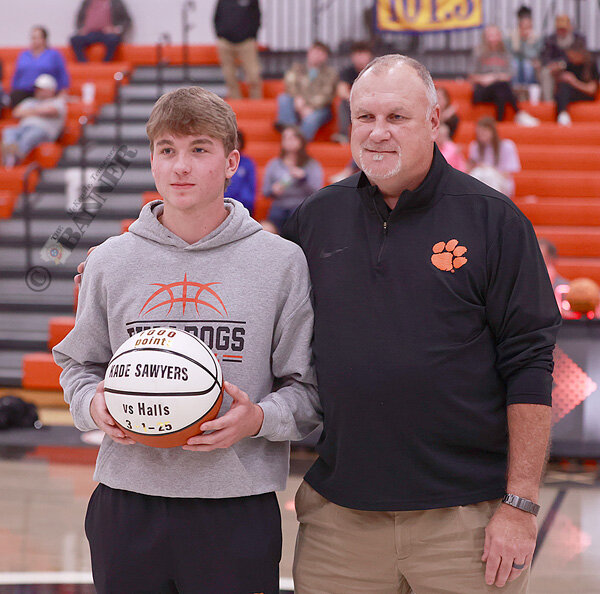 Gleason's Sawyers Honored for 1,000th Point | The Mckenzie Banner