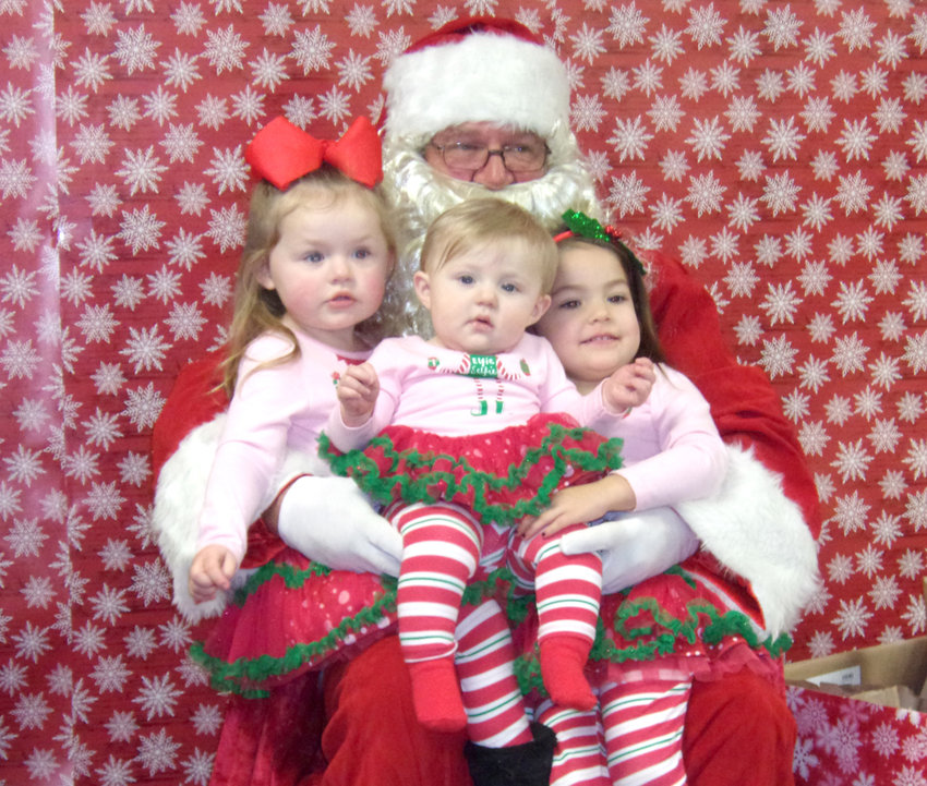 Santa Claus plans to make stops around the area | The Mapleton Press