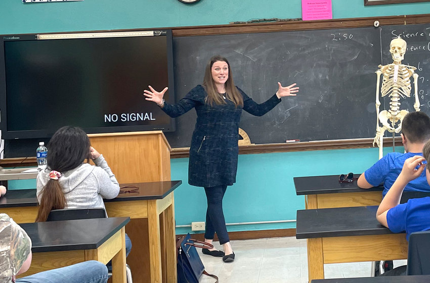 Former Bobcats share their careers with students | The Mapleton Press