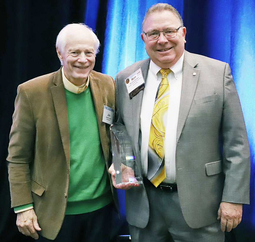 Durant's Ron Hansen given Leach award | North Scott Press