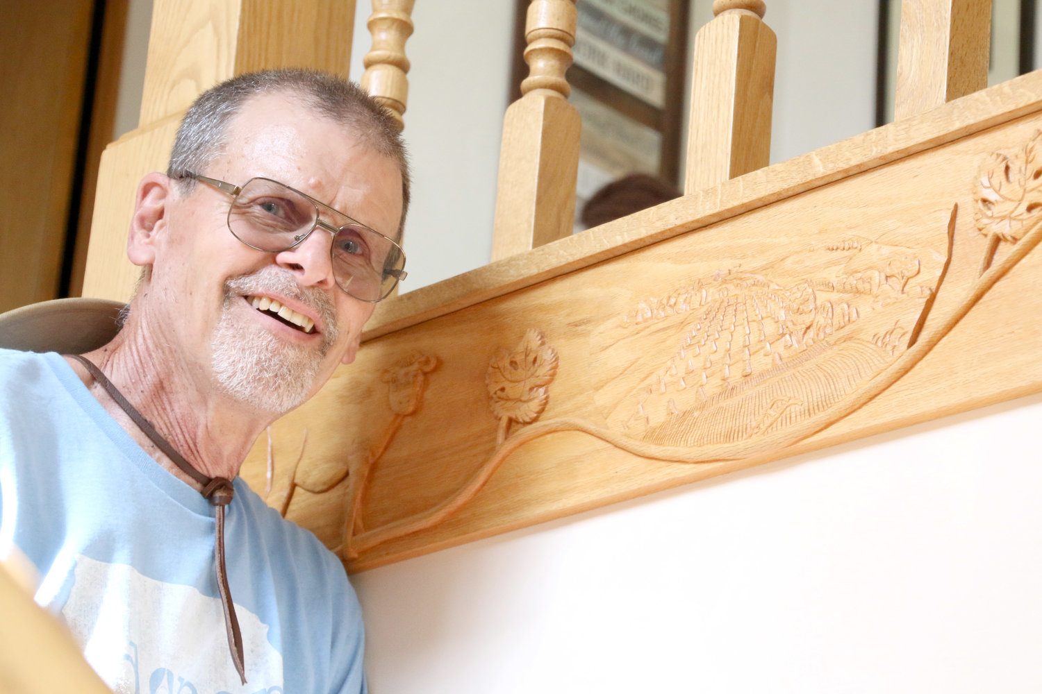 Master carver gets back to business | North Scott Press
