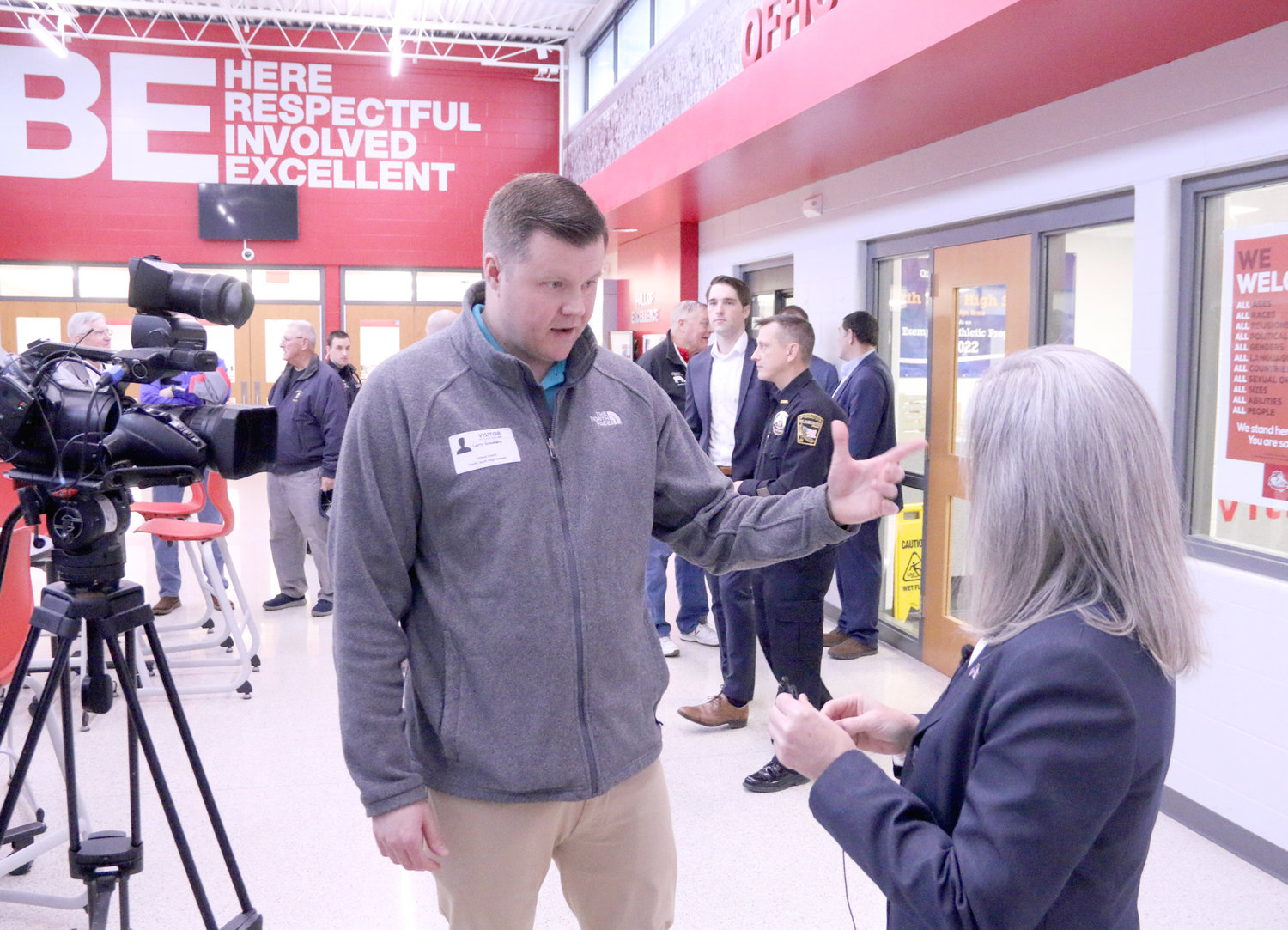 Ernst gets an earful | North Scott Press