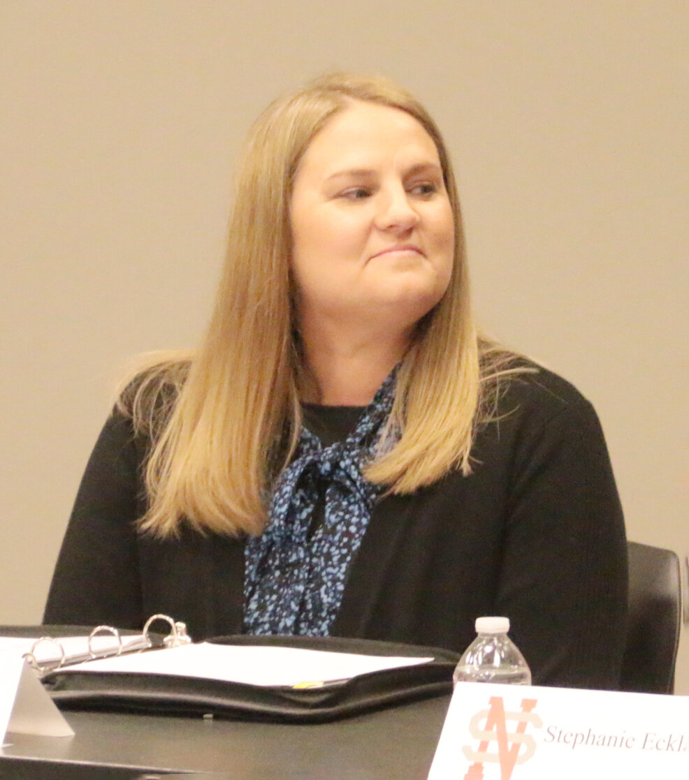 School board candidates cheer district at forum | North Scott Press