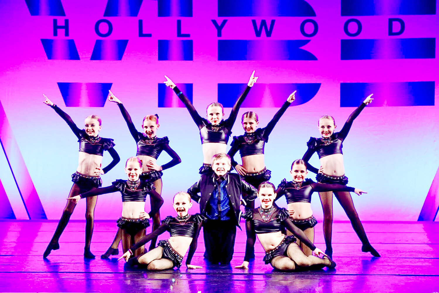 Tina's dancers top Hollywood Vibe show in Des Moines | North Scott Press
