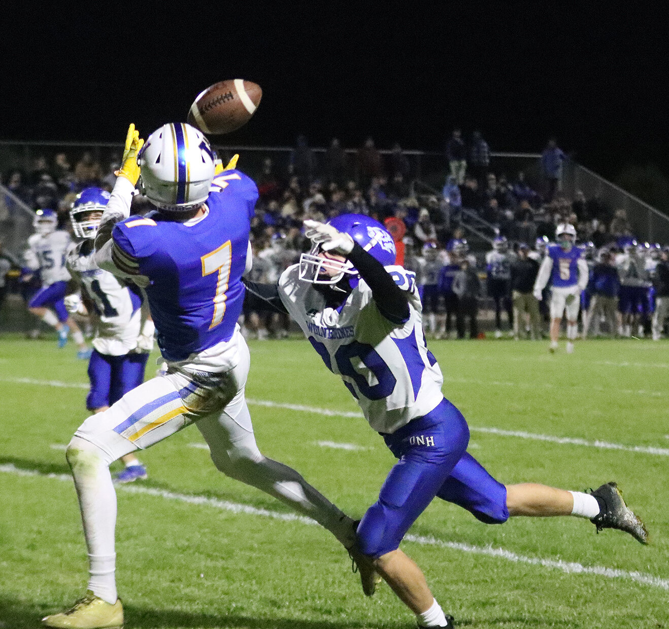 A half dozen get the job done | Wilton-Durant Advocate News