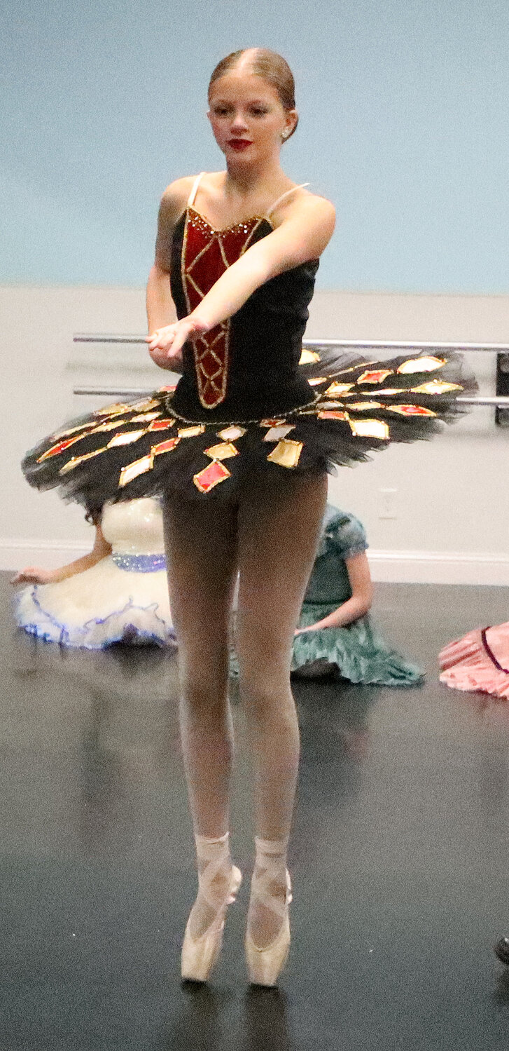 Tina’s Dance bringing Holiday Spectacular, Nutcracker to Eldridge ...