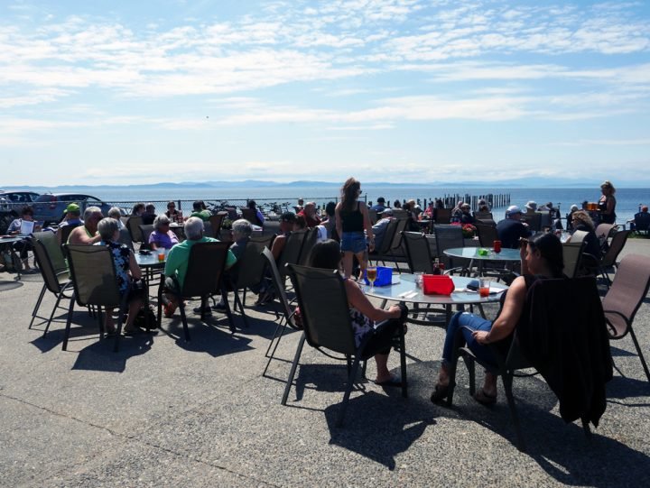 Kiniski’s Reef Tavern celebrates its 30th anniversary | All Point Bulletin