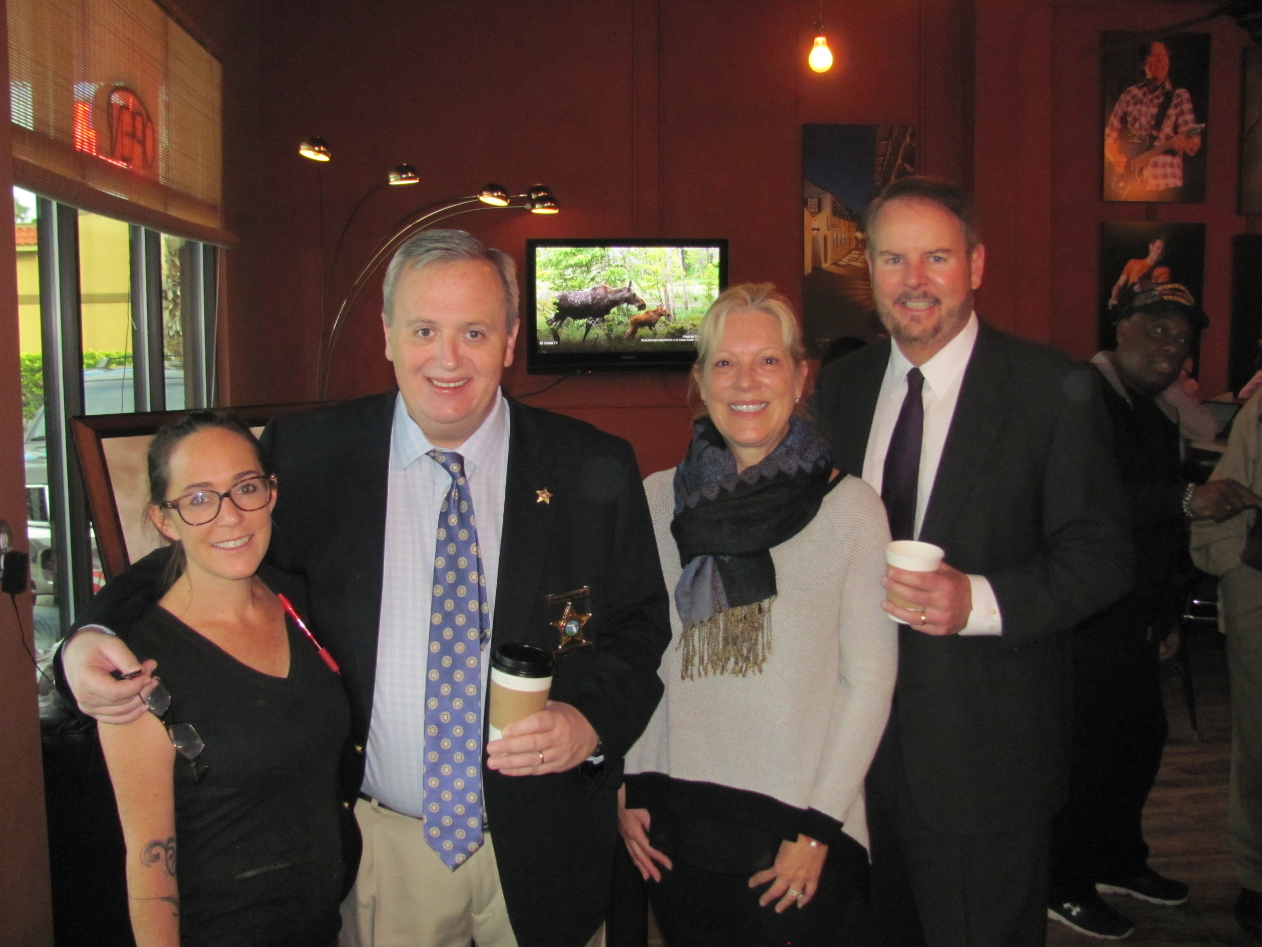 ‘Coffee with a Cop’ breaks down barriers between elected officials and ...