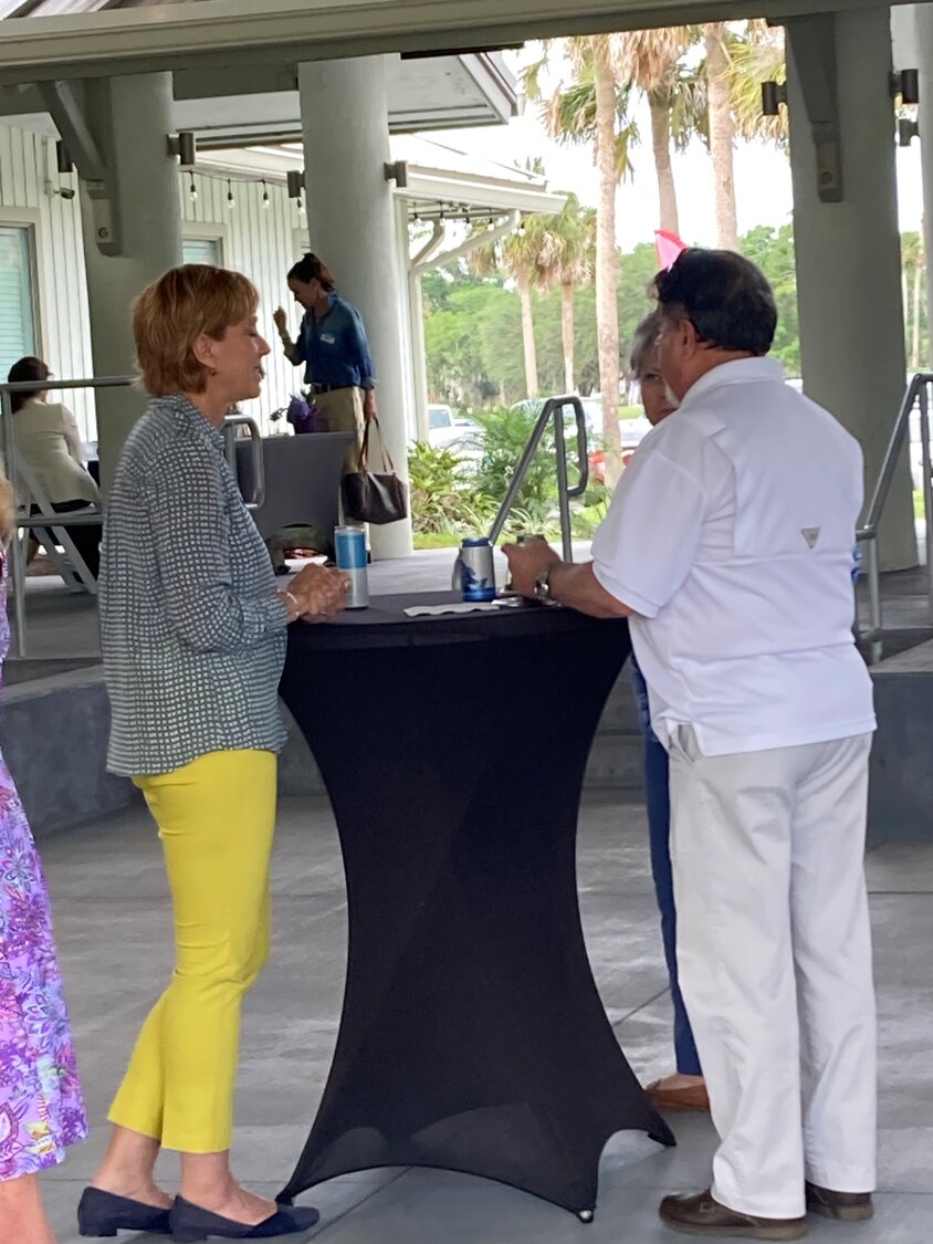 Lisa Barton holds Spring Fling - The Ponte Vedra Recorder