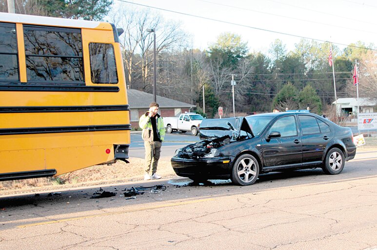 Driver Collides with School Bus in Hollow Rock - Carroll County News-Leader
