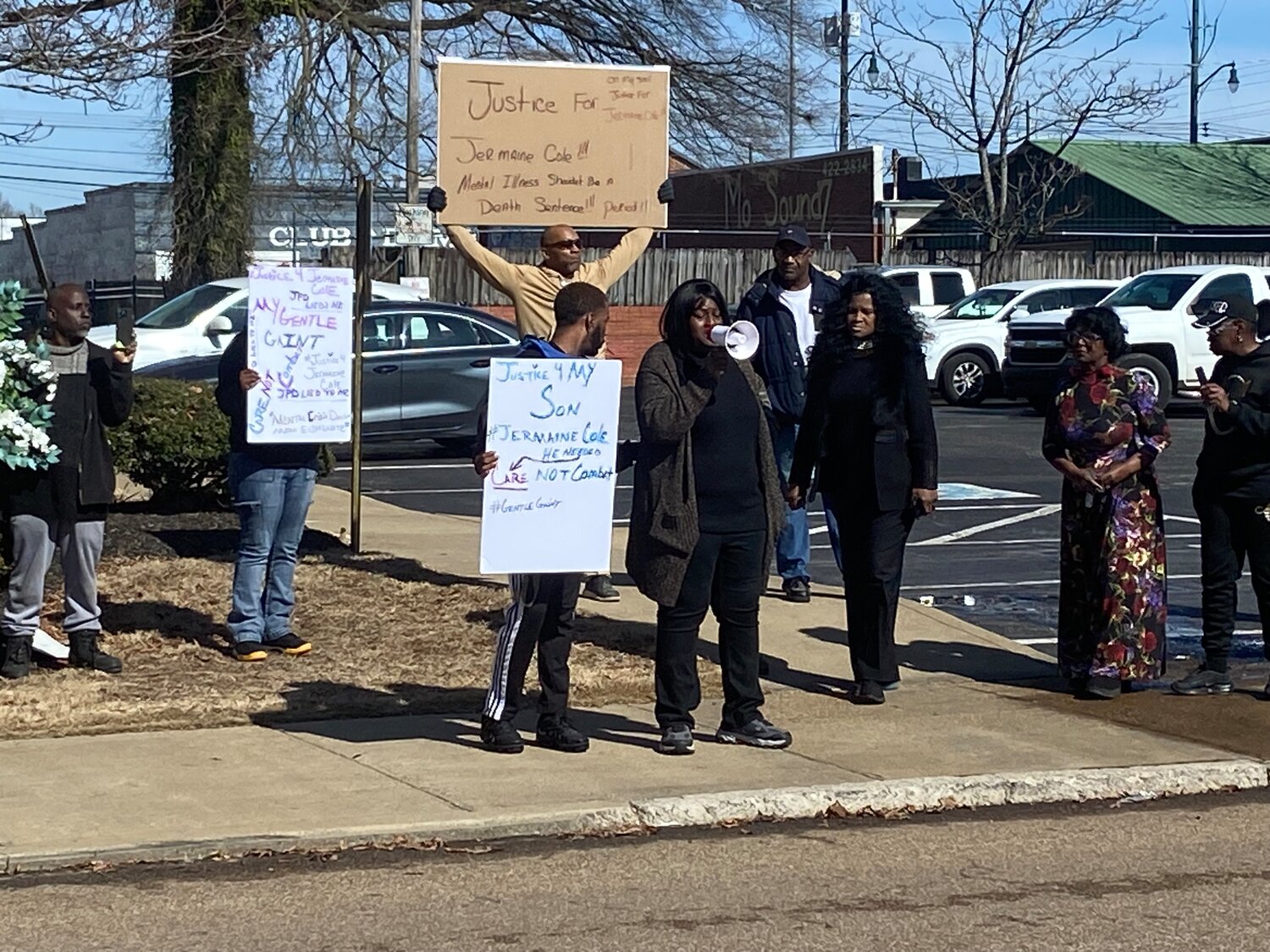 Family, activists call for answers in Jermaine Cole shooting - The ...