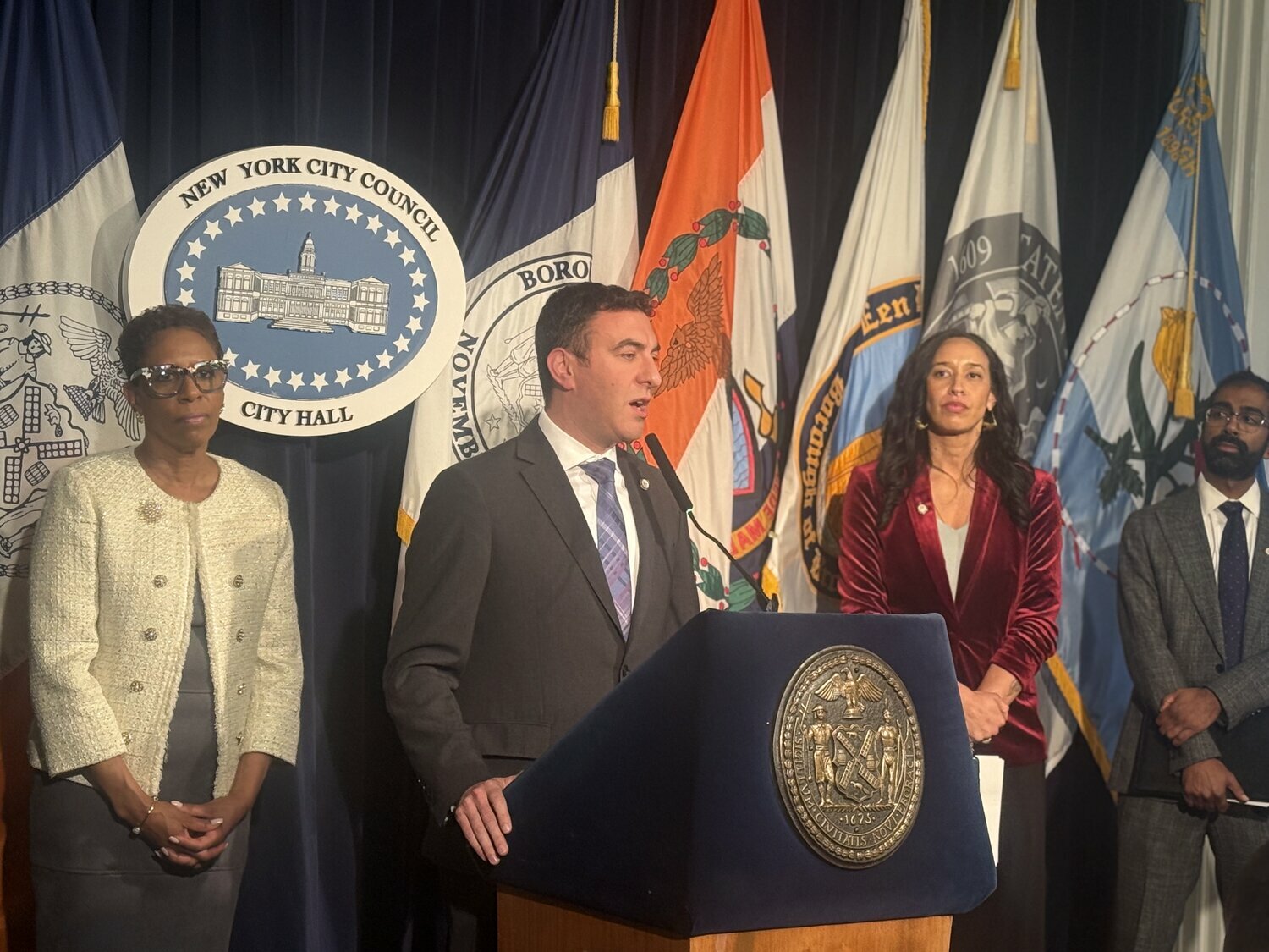 City Council passes more than 50 bills at end-of-year meeting | The ...