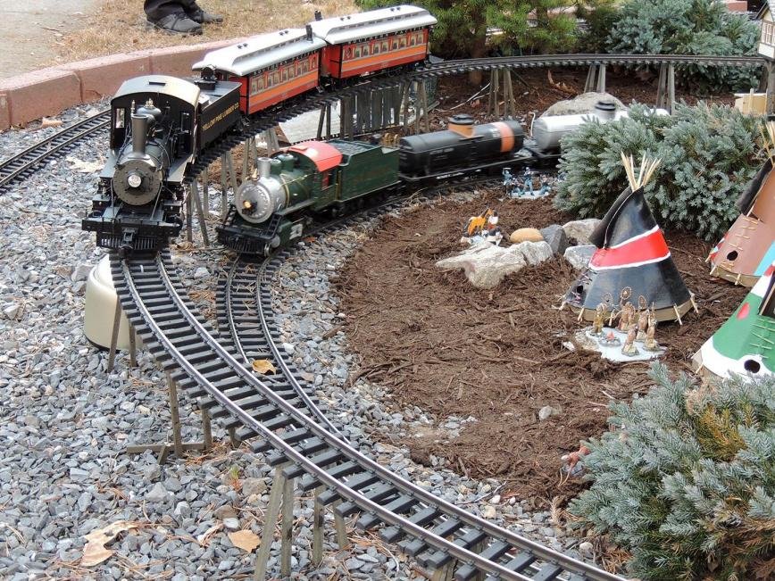 Pasadena Train Gardens Combine Charity With Holiday Cheer | Pasadena