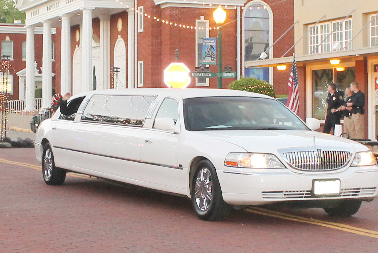 DOWNTOWN LIMO-SCENE | Wood County Monitor